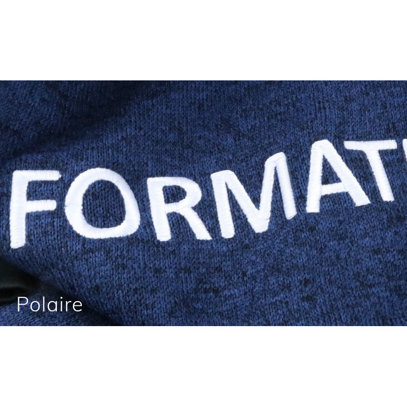Texte brodé devant